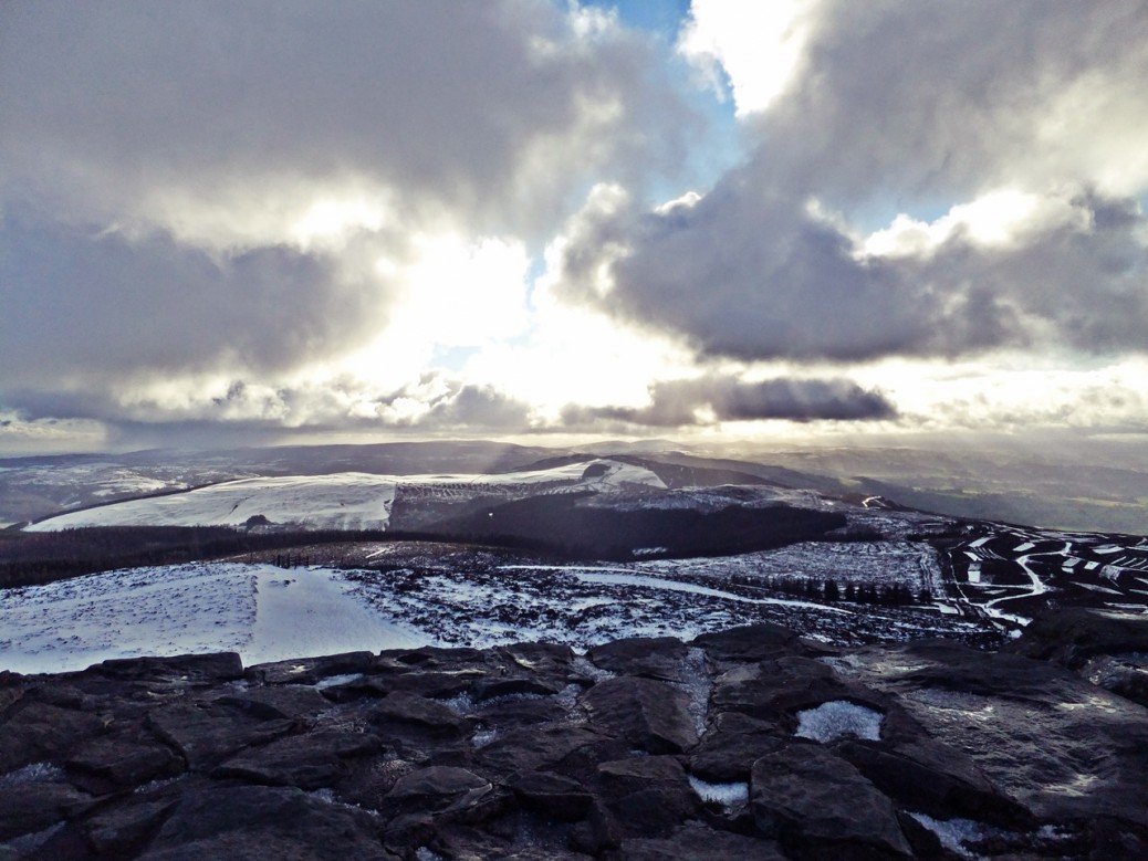 Foel Fenlli and Moel Famau Walk From Bwlch Pen Barras | Mud and Routes
