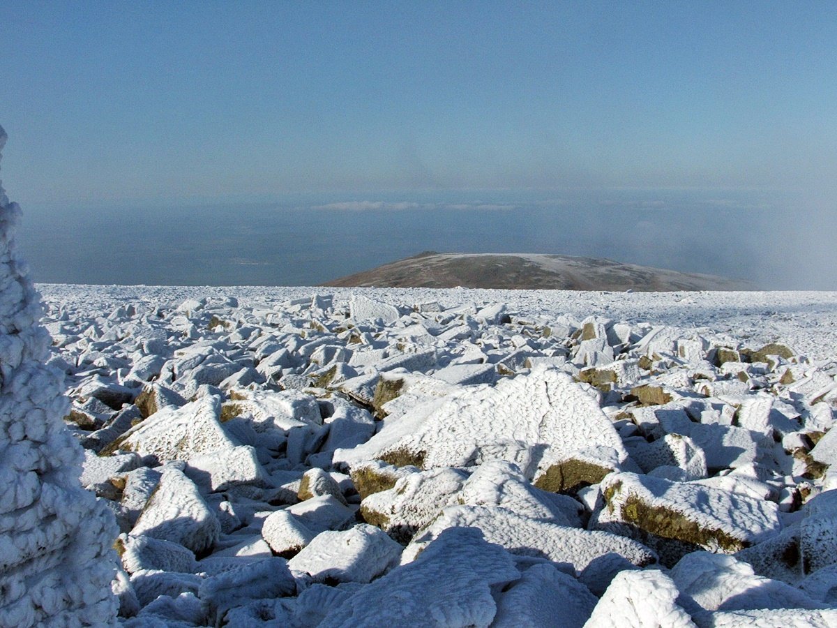 Carneddau and Foel Fras from Rowen Youth Hostel | Mud and Routes