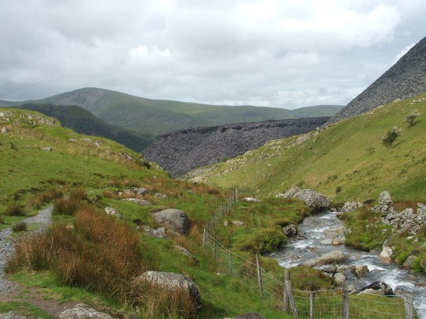 Y Garn and Llwybr y Carw from Nant Peris | Mud and Routes