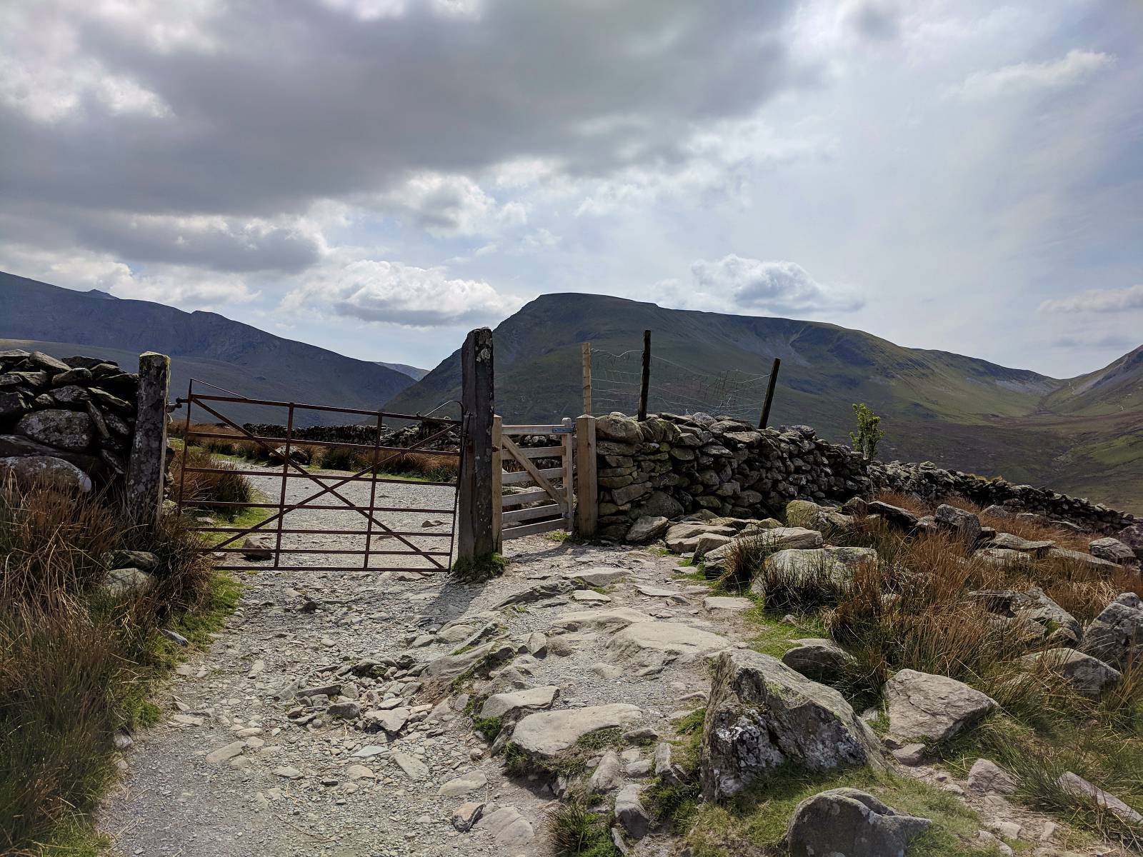 Walk up Snowdon via the Llanberis Path | Mud and Routes