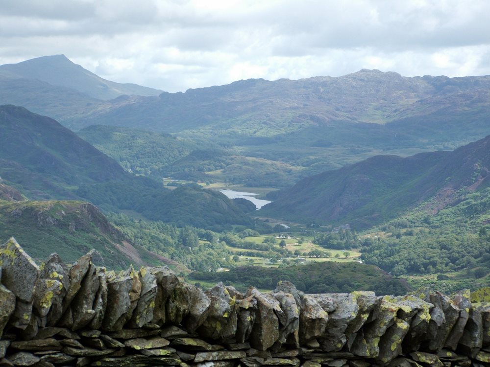 Walk up Moel Hebog from Beddgelert | Mud and Routes