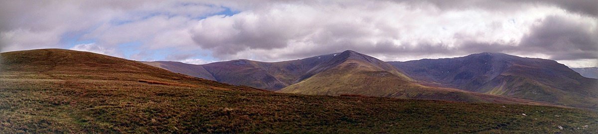 Carneddau and Foel Fras from Rowen Youth Hostel | Mud and Routes