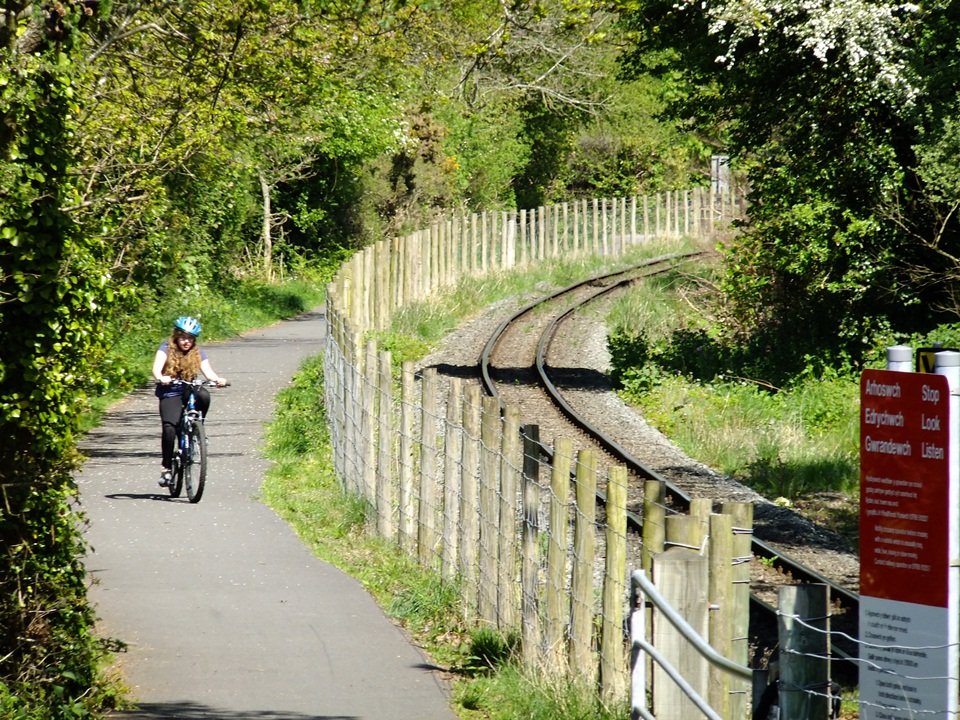 Lon Eifion Cycletrack | Mud and Routes