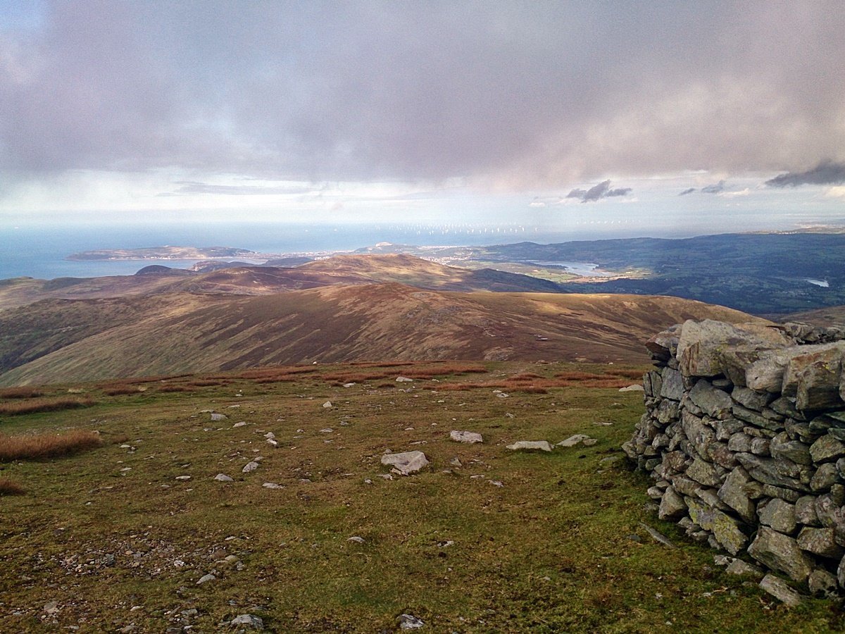 Carneddau and Foel Fras from Rowen Youth Hostel | Mud and Routes
