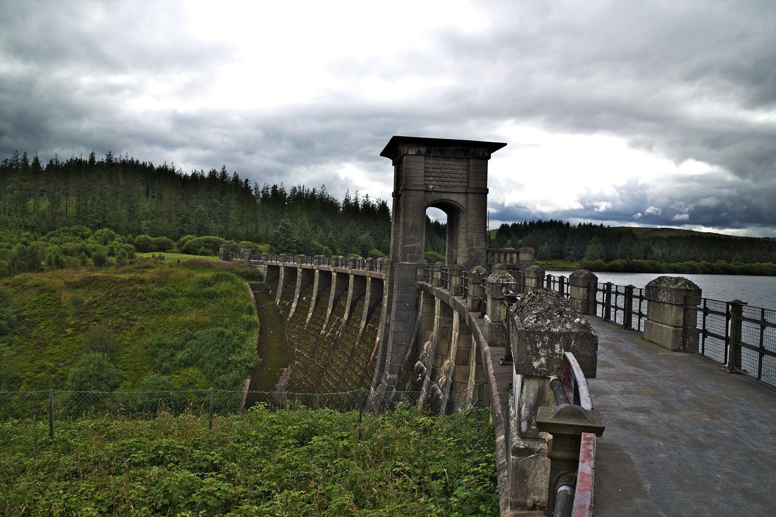 Llyn Brenig and Alwen Reservoir Walk - Two Lakes Trail | Mud and Routes