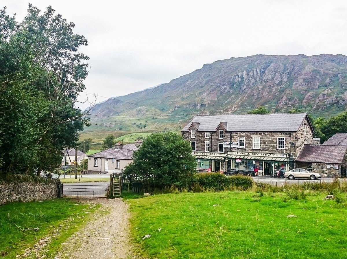 Llyn Crafnant Walk from Capel Curig | Mud and Routes
