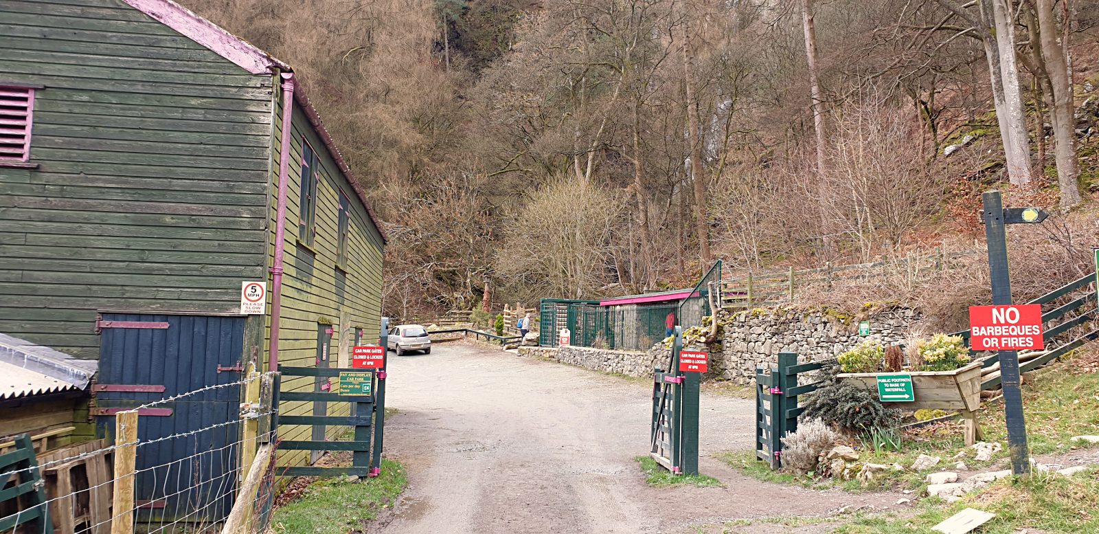 Walk up Cadair Berwyn from Pistyll Rhaeadr - Wild Route | Mud and Routes
