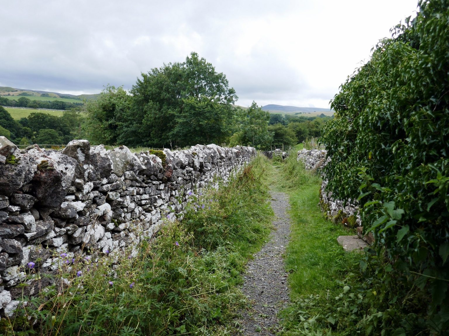 Walk up Nine Standards Rigg from Kirkby Stephen | Mud and Routes